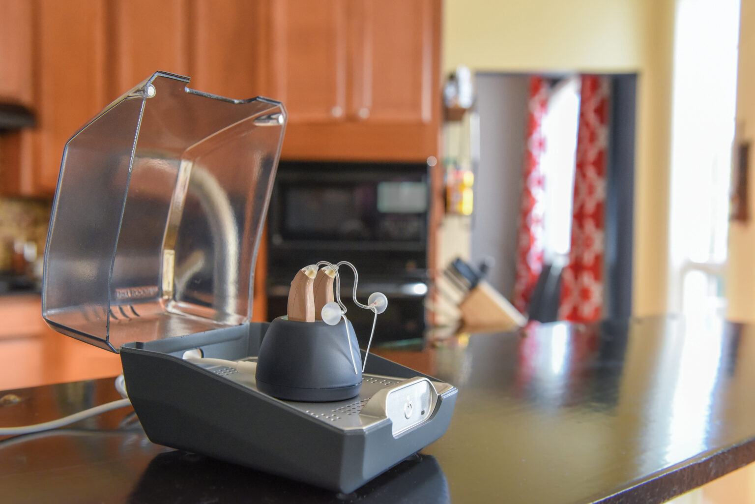 DryBoost UV® ultimative Wartung für Ihre wiederaufladbaren Hörgeräte ...